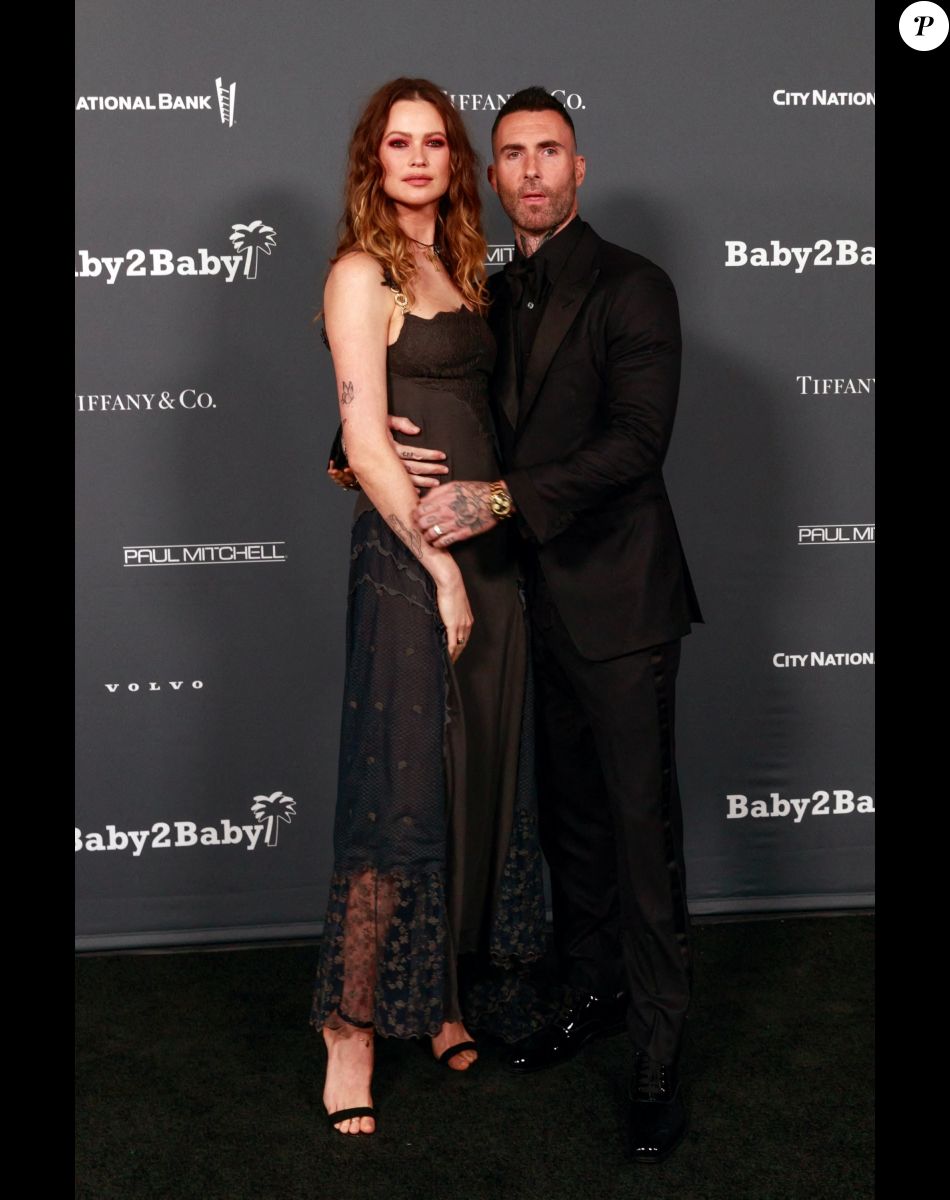 Adam Levine infidèle ? Bientôt à nouveau papa, il reconnait avoir ...