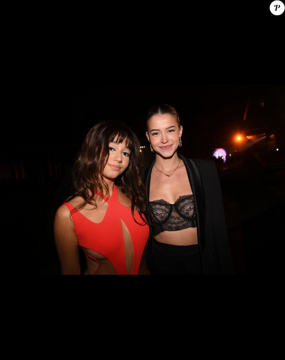 Léa Elui renversante en lingerie... avec son séduisant compagnon au défilé Etam : le diaporama ...