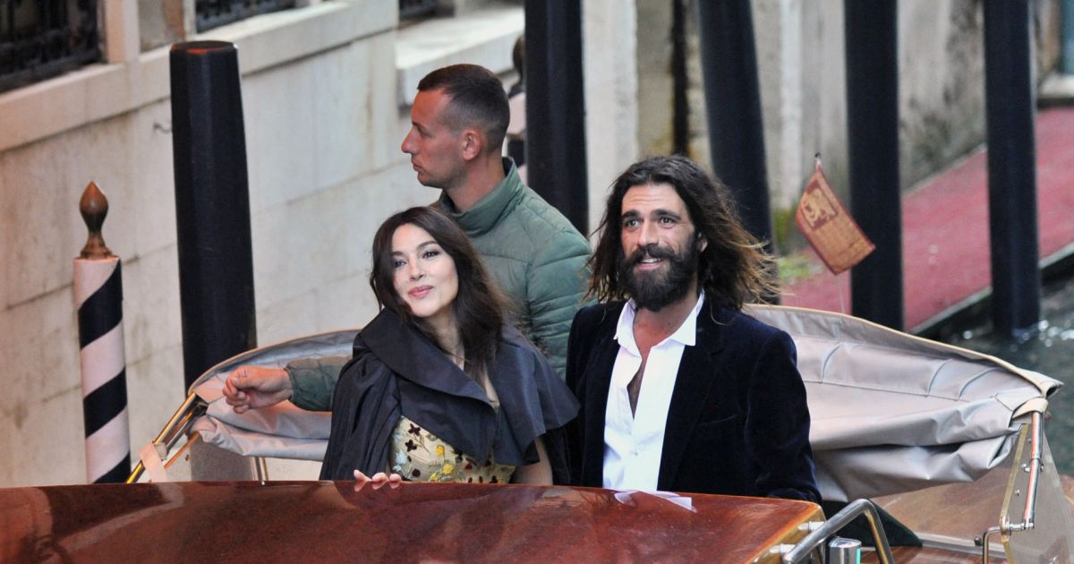Monica Bellucci et Nicolas Lefebvre (artiste) arrivent au bal masqué ...