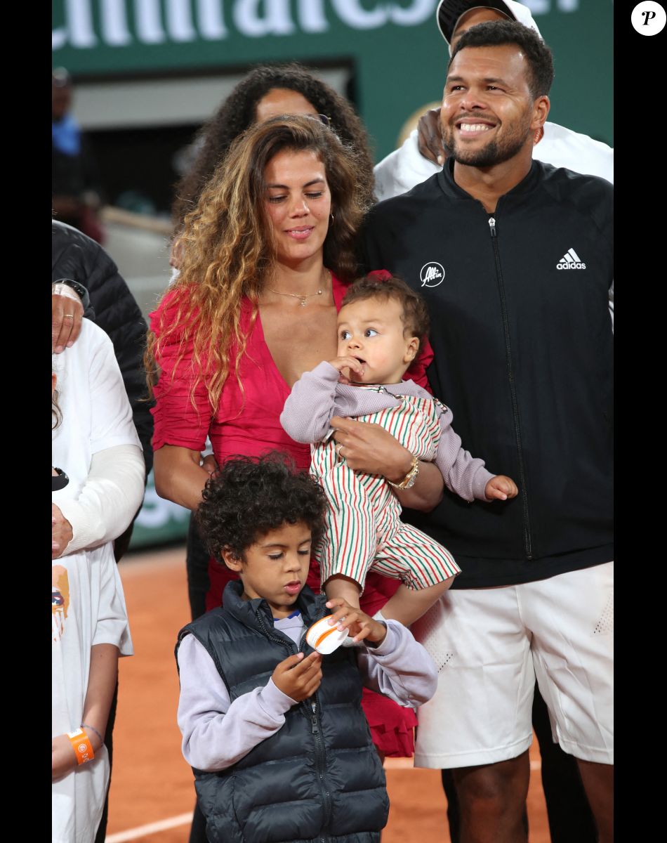 Jo-Wilfried Tsonga, papa et retraité : balade en famille et rare photo de son petit dernier, qui ...