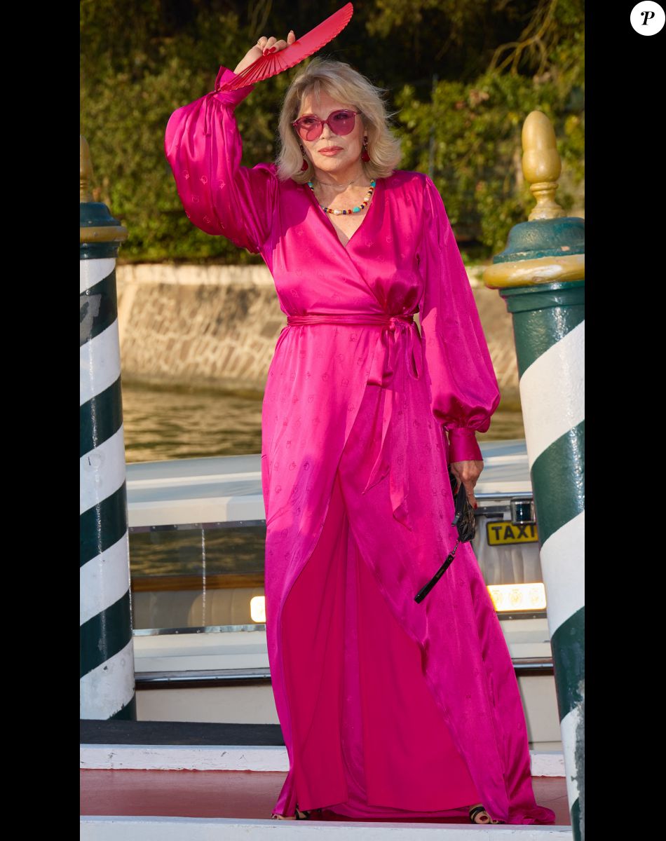 Amanda Lear s'affiche en très bonne compagnie : cet homme ultra-sexy ...