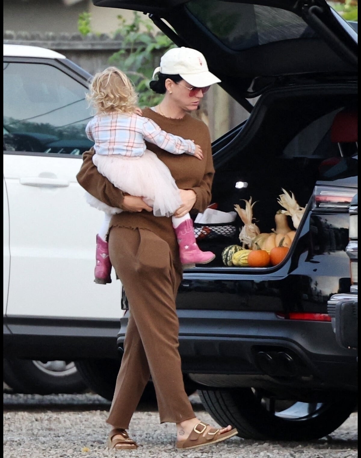 Photo : Exclusif - Katy Perry et sa fille Daisy sont allées chercher ...