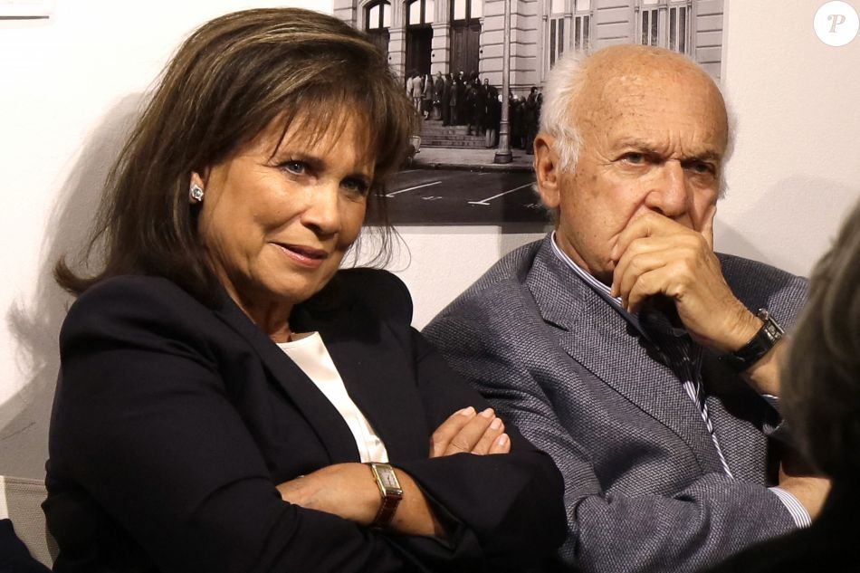 Anne Sinclair et son compagnon Pierre Nora à L'Espace des femmes rue ...