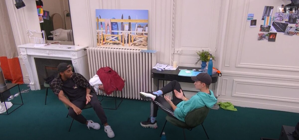 Vidéo : Tensions entre Chris et Stanislas dans la "Star Academy", sur ...