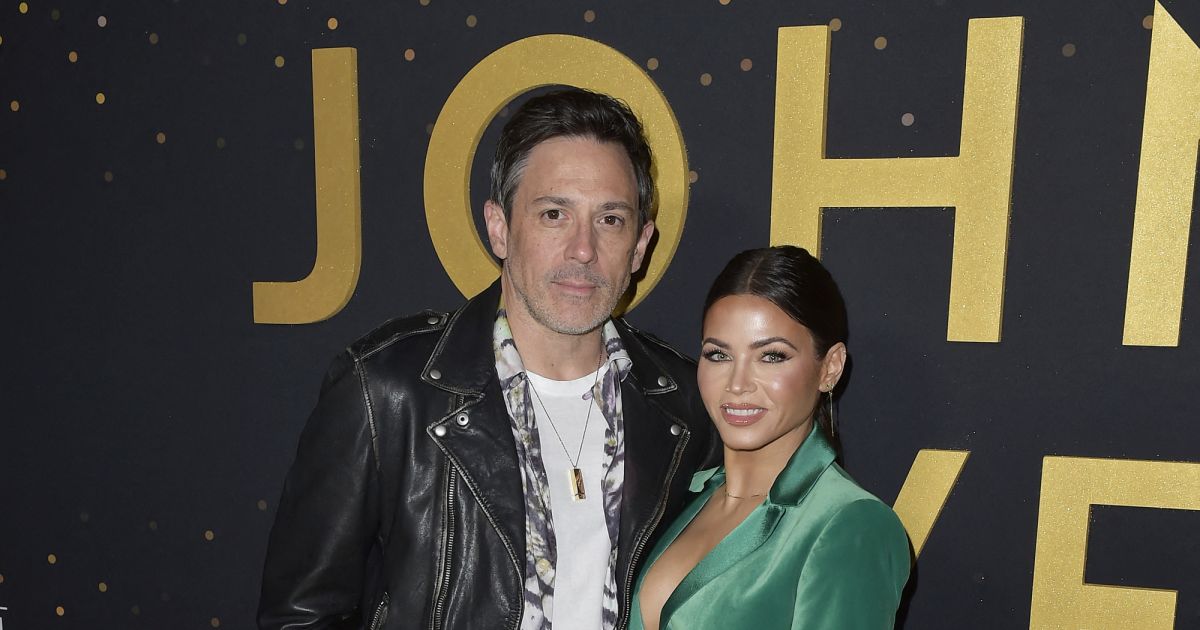 Steve Kazee et Jenna Dewan au photocall de la soirée de concert Elton ...