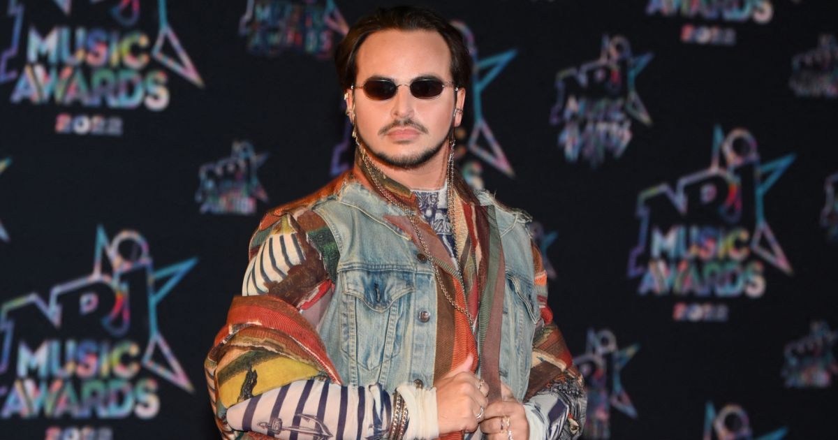 Yanis Marshall (Star Academy) immortalisé en train d'embrasser une star ...