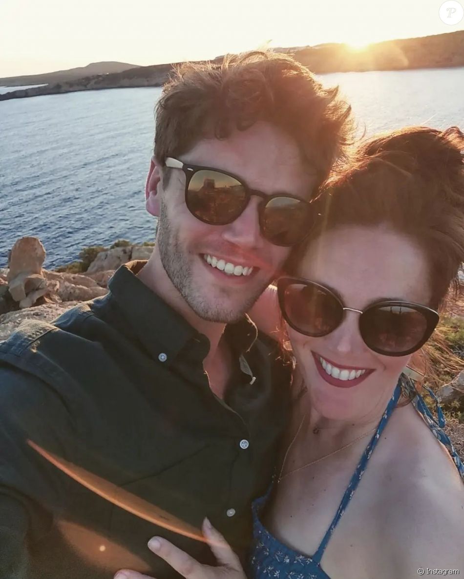 Sandra Lou et son compagnon Amaury en 2022 sous le soleil de Minorque ...