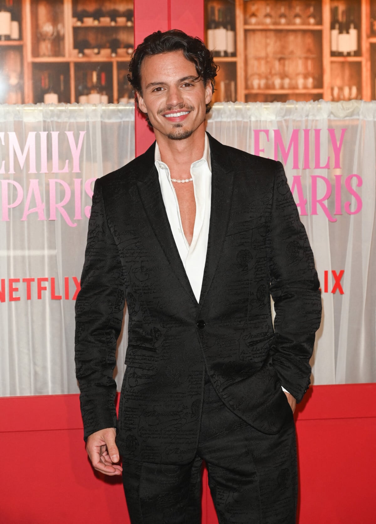 Photo : Kevin Dias - Avant-première du film Netflix "Emily in Paris ...