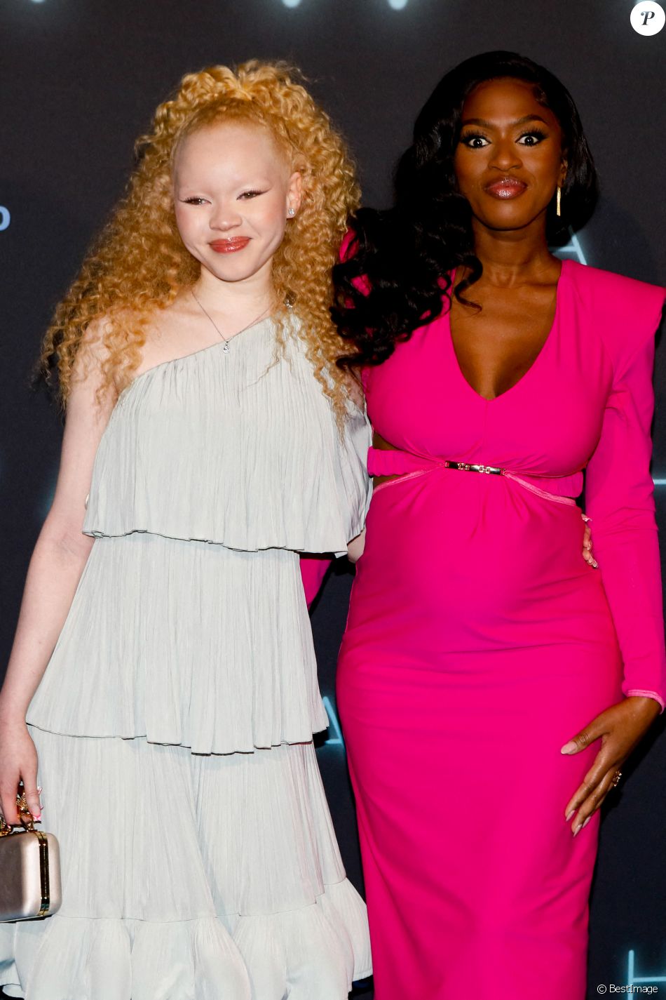 Sania Halifa, Maïmouna Doucouré (enceinte) - Avant-première du film ...