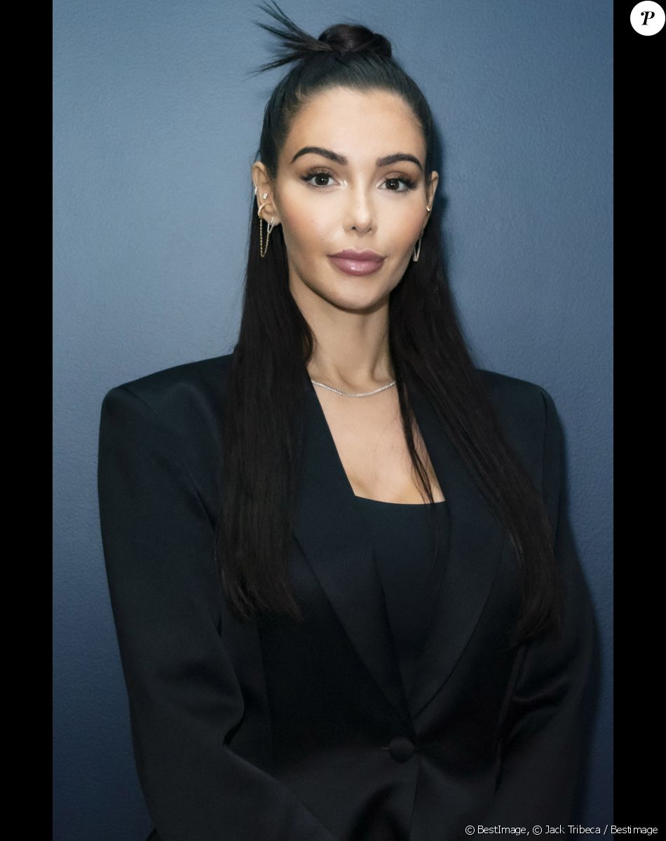 Nabilla toute en transparence : robe sexy et sous-vêtements apparents ...