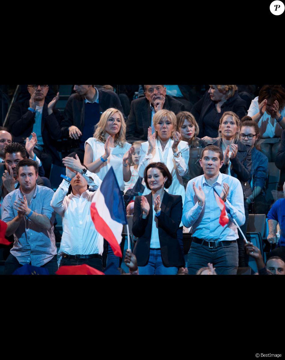 Brigitte Macron : Instant féérique avec ses deux filles Laurence et ...