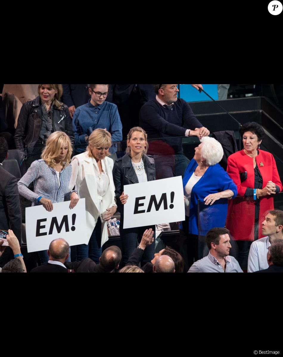 Brigitte Macron : Instant féérique avec ses deux filles Laurence et ...