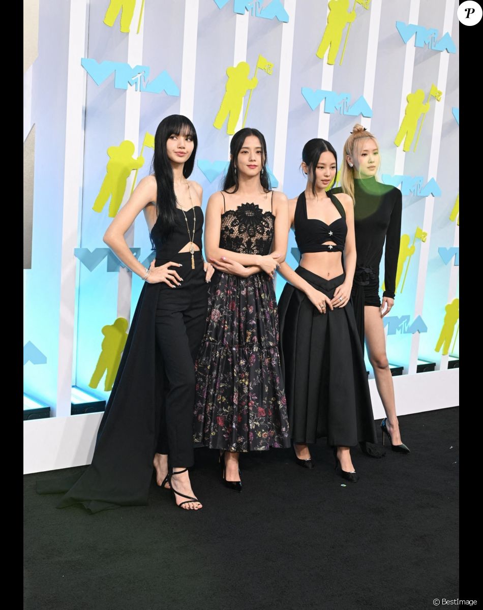 Brigitte Macron grillée au concert des Blackpink... l'improbable ...