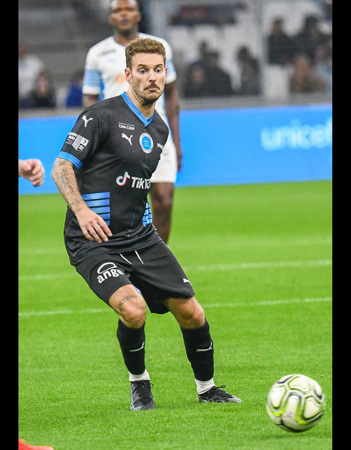 Photo : M. Pokora (Matt Pokora) - Match des héros entre l'équipe OM ...