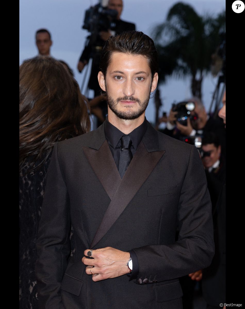 Pierre Niney en vacances au "paradis" avec sa femme, photos à l'appui ...