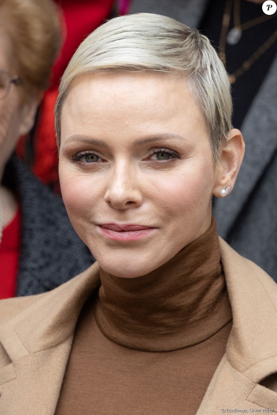 No Tabloïds - La princesse Charlène de Monaco assiste à la distribution ...