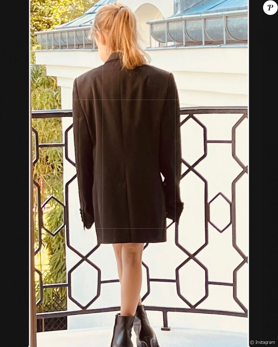Giulia Sarkozy essaie les habits de sa mannequin de mère - Purepeople