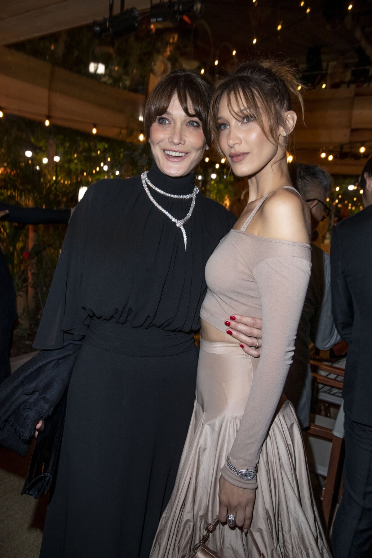 Photo : Carla Bruni Sarkozy et Bella Hadid à la soirée "Dior Vogue ...