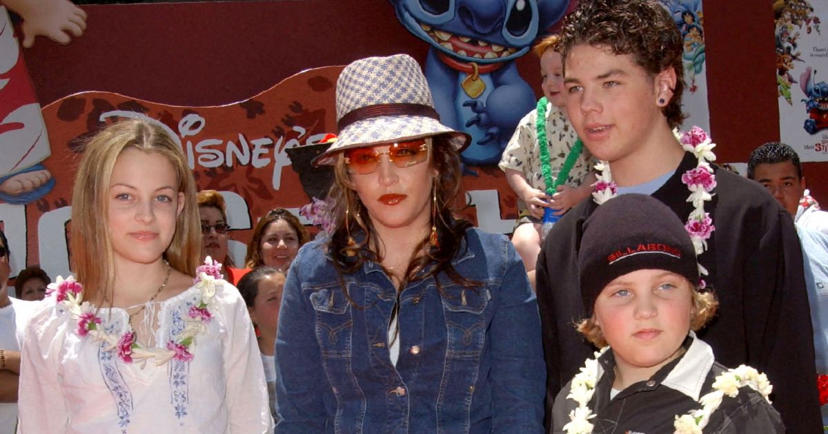 Lisa Marie Presley avec Riley Keough, Benjamin Keough et Navarone ...