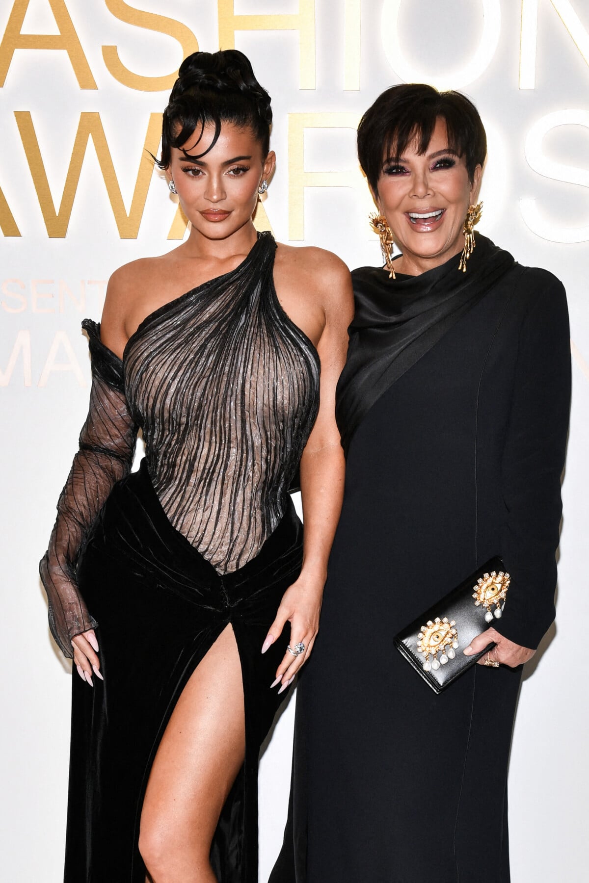 Photo : Kylie Jenner et Kris Jenner lors du tapis rouge du CFDA Awards ...