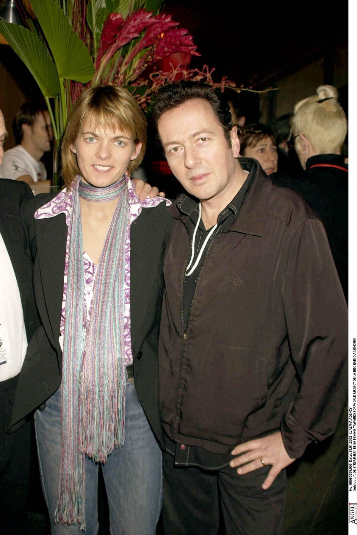 Photo : Joe Strummer et sa femme aux Awards for world music de la BBC ...