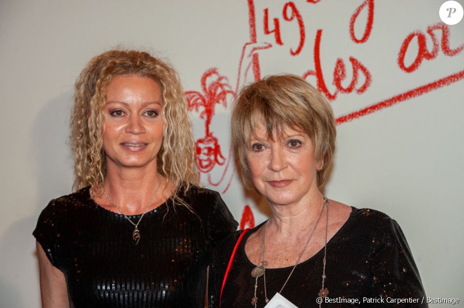 La chanteuse et compositrice Alice Dona et sa fille la coach artistique ...