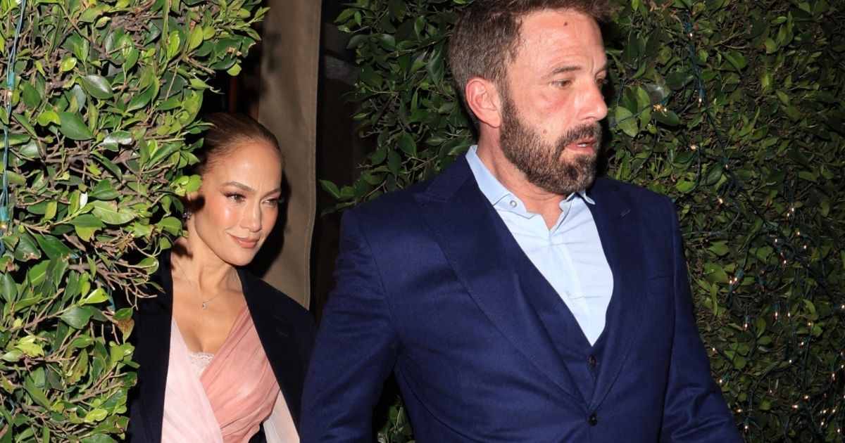 Exclusif - Jennifer Lopez et son mari Ben Affleck sont allés dîner en amoureux pour la Saint ...