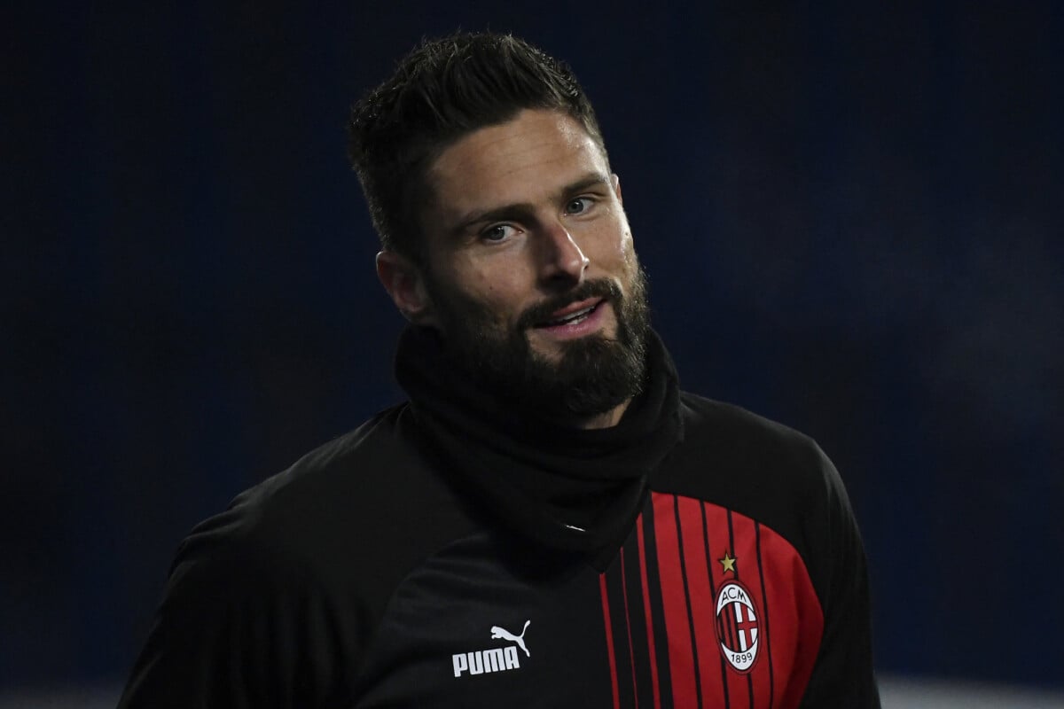 Photo : Olivier Giroud chambré en direct à la télévision ! Olivier ...