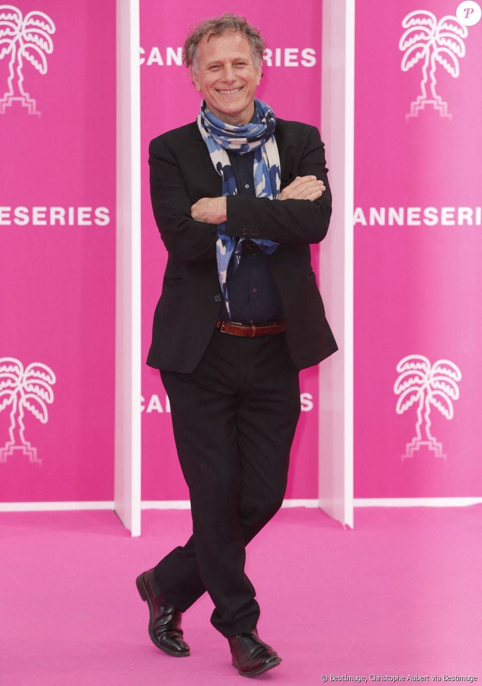 Charles Berling de la série L'ÎLE AUX 30 CERCUEILS CANNESERIES SAISON 5 ...