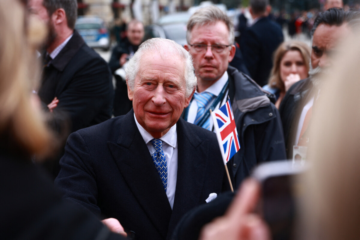 Photo : Le roi Charles III d'Angleterre accueilli par le président ...