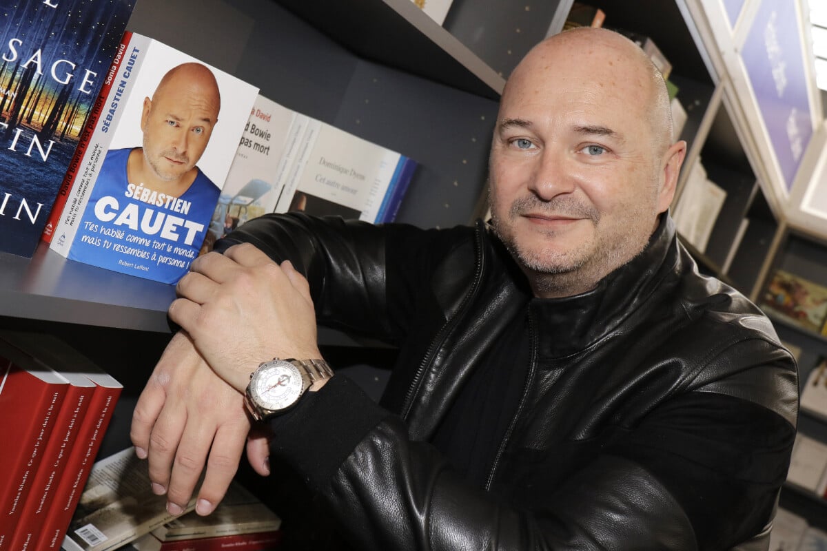 Photo : Sébastien Cauet - Salon du livre de Paris le 16 mars 2019 ...