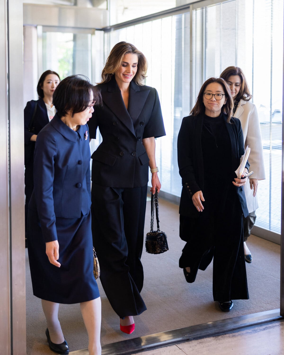 Photo : La reine Rania de Jordanie lors de la visite d'une exposition ...