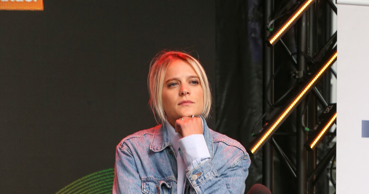 Marie Papillon, l'ex-compagne d'Angèle se confie sur son coming-out ...