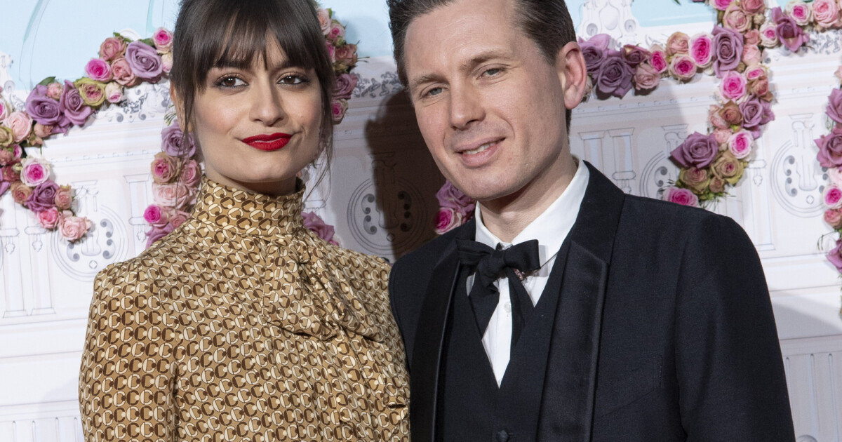 Clara Luciani enceinte d'une superstar, elle évoque les difficultés ...