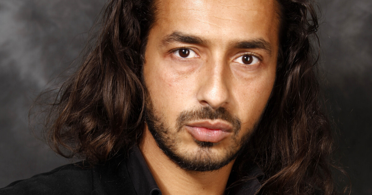 "Mais pourquoi t'as fait ça ?!" : Moundir coupe ses fameux cheveux ...