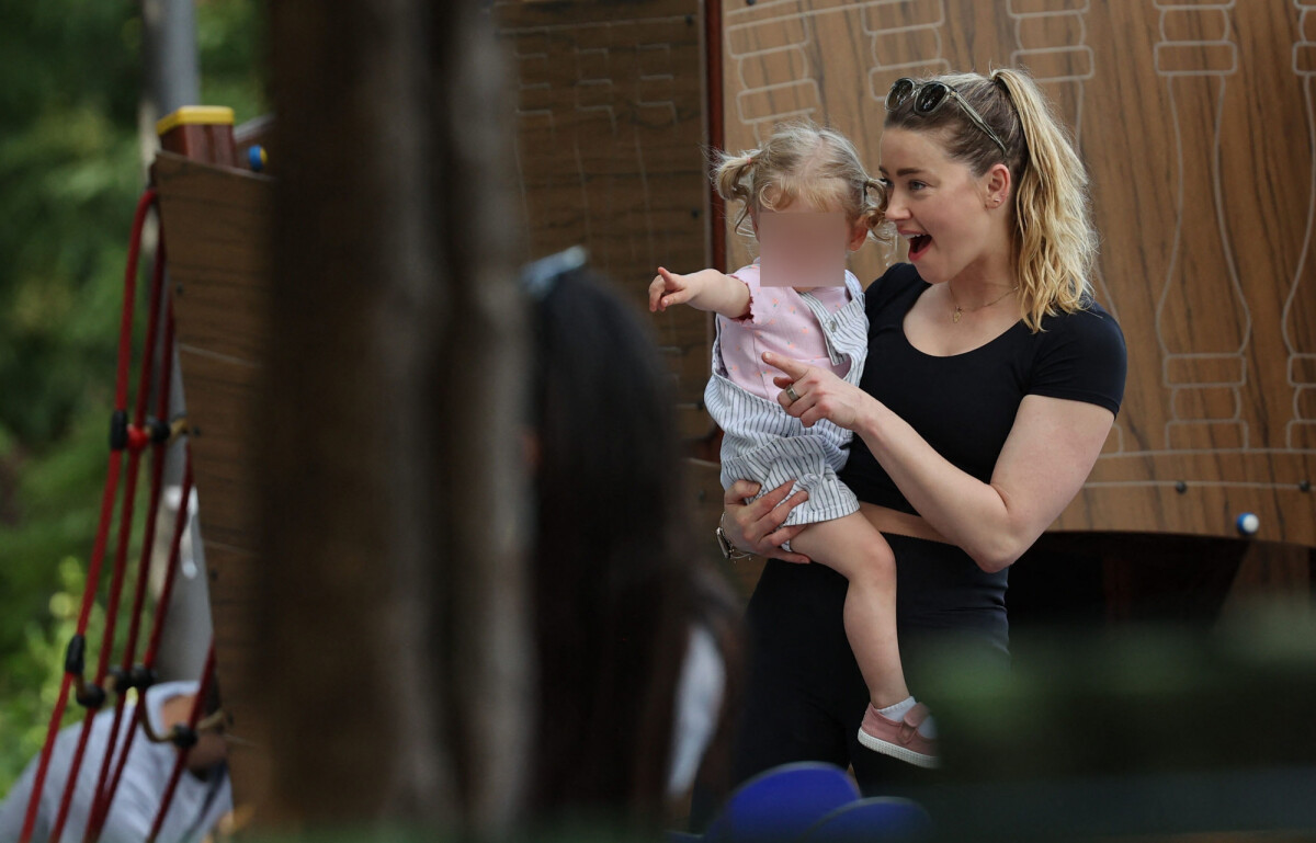Photo : La jeune femme s'occupe quant à elle de sa petite Oonagh, née ...