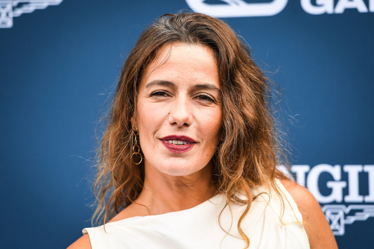 Photo : Zoé Félix au photocall de la 174ème édition du Prix de Diane ...