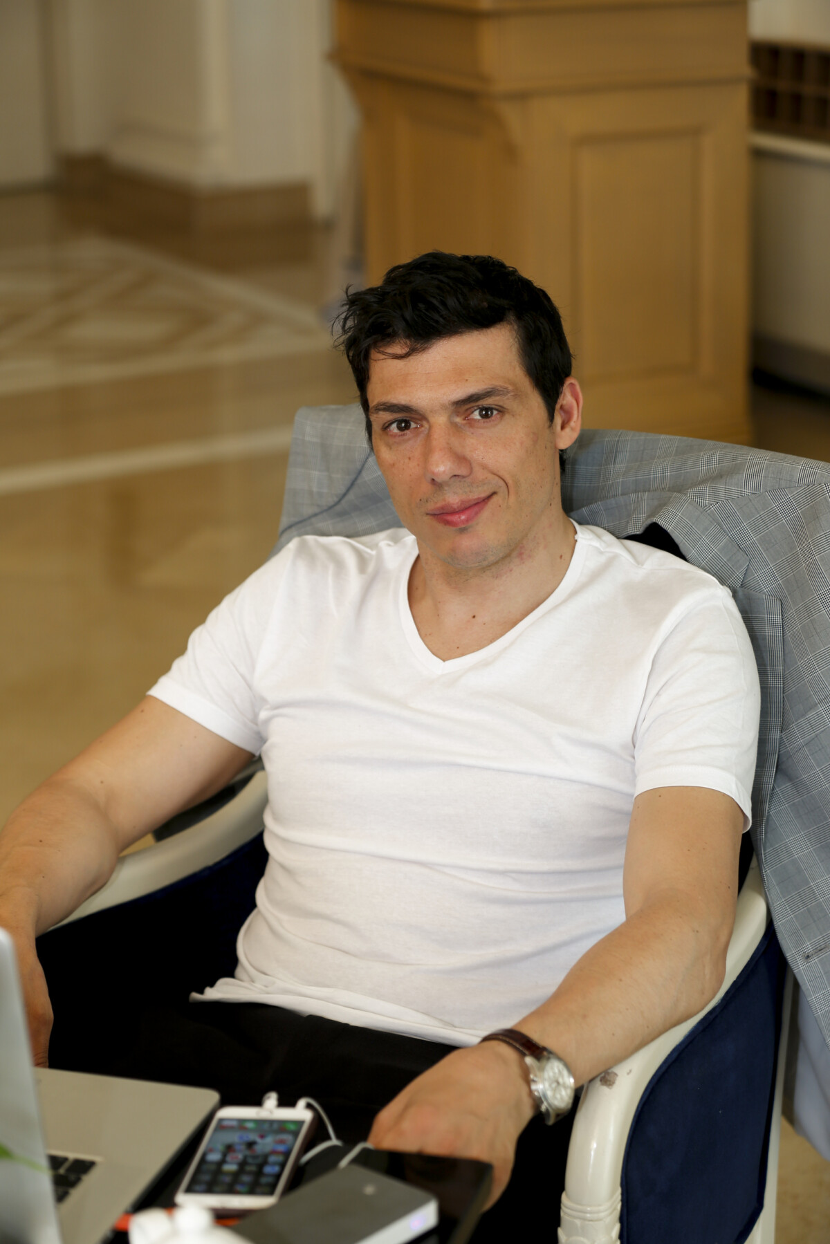 Photo : Taïg Khris à l'hôtel Carlton à Cannes pendant le festival ...