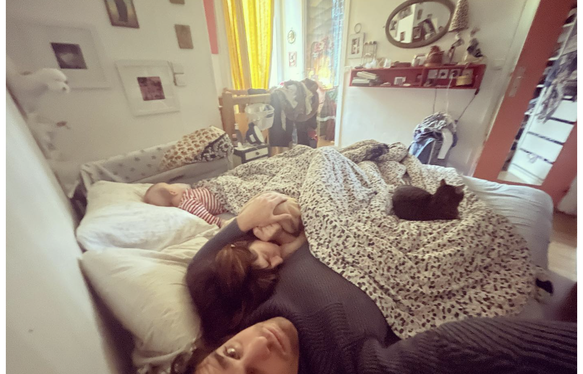 Photo : Ainsi, on compte plusieurs apparitions du bambin, capté au sein ...