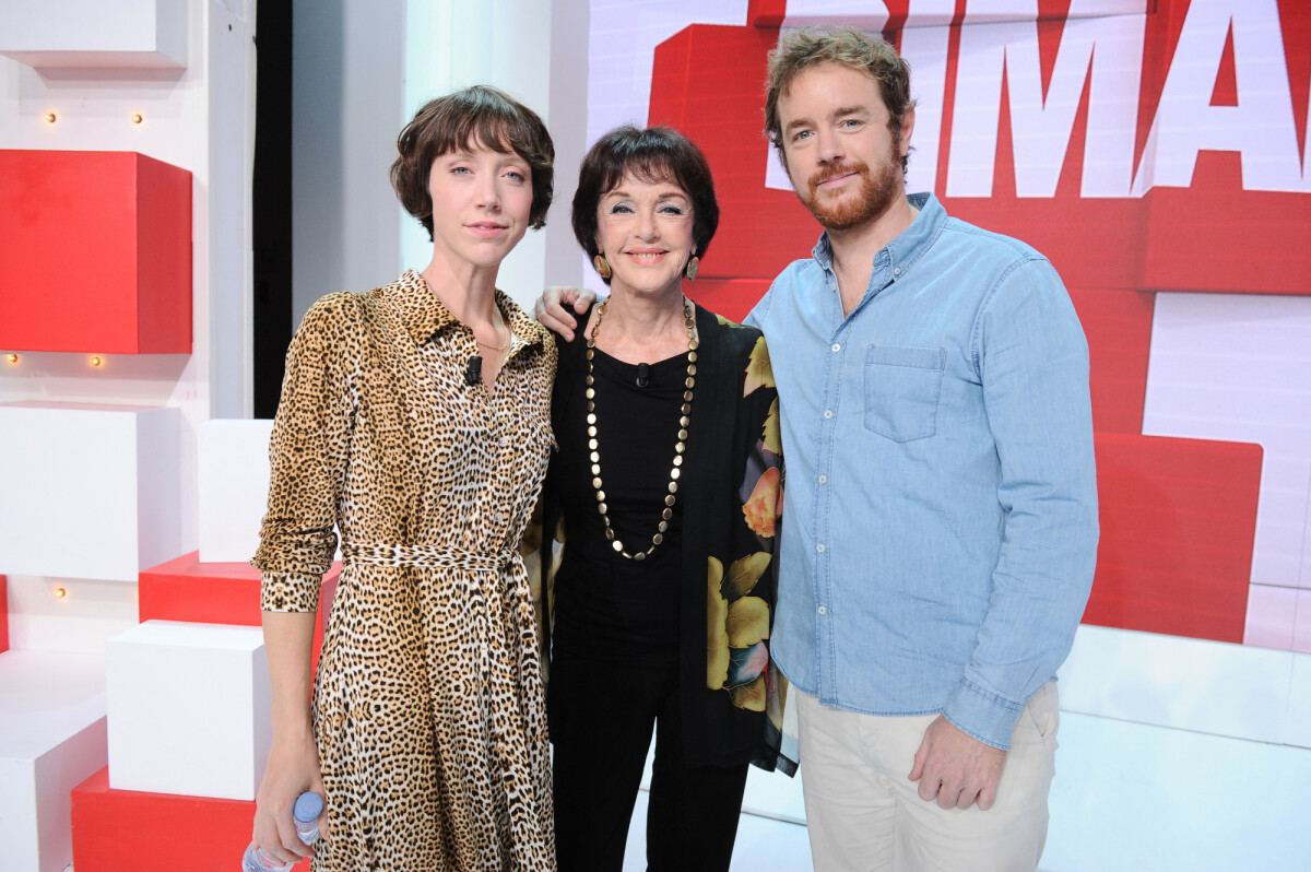 Vidéo : Anny Duperey entourée de ses enfants Sara et Gaël Giraudeau ...
