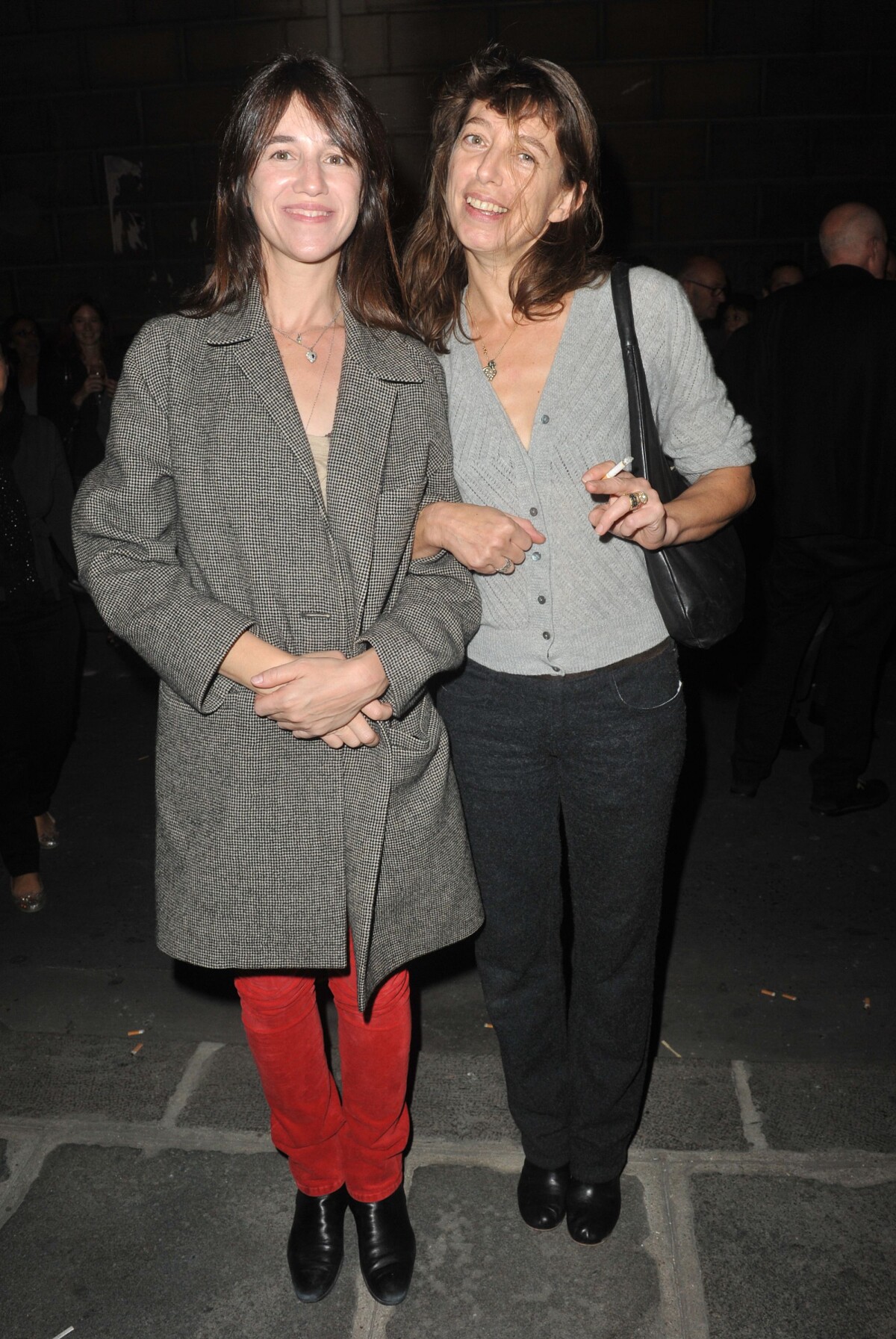 Photo : Charlotte Gainsbourg et Kate Barry - Inauguration de la galerie ...