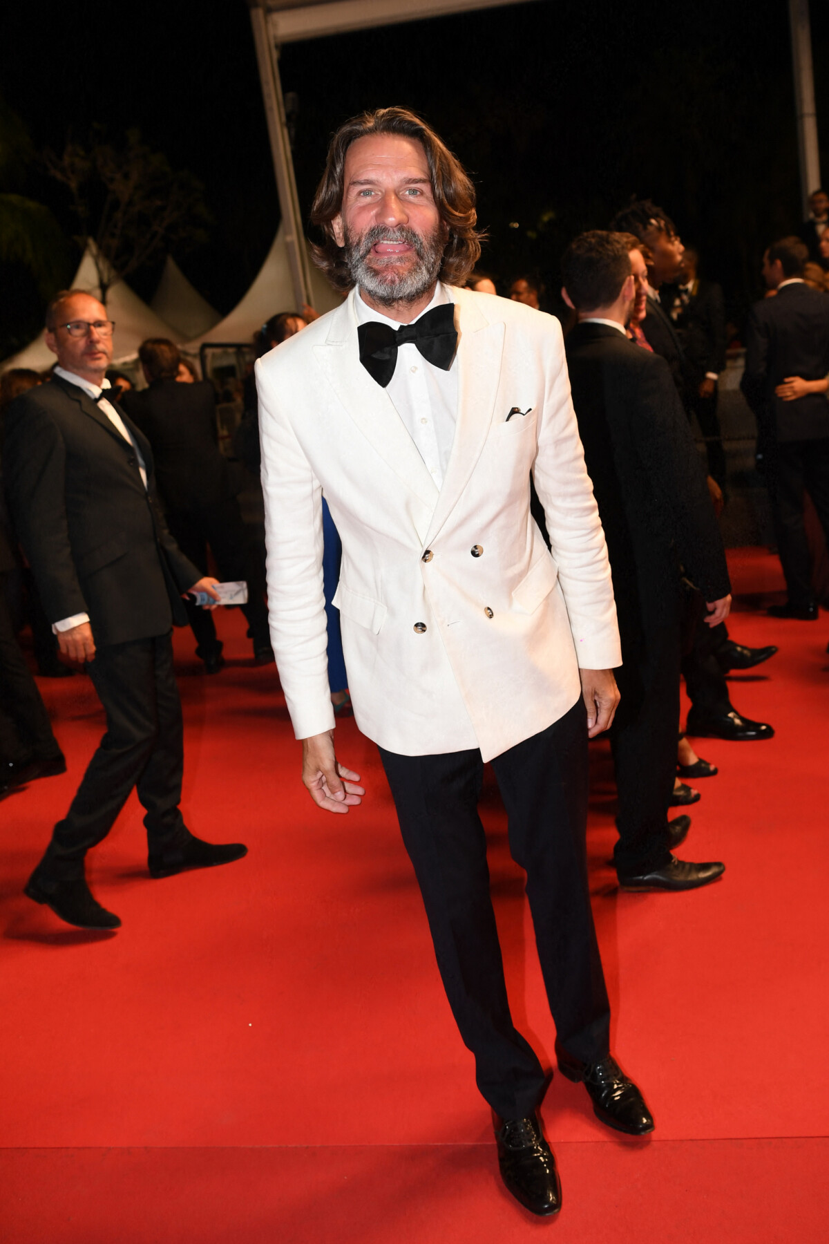 Photo : Frédéric Beigbeder - Montée des marches du film "Novembre" lors ...