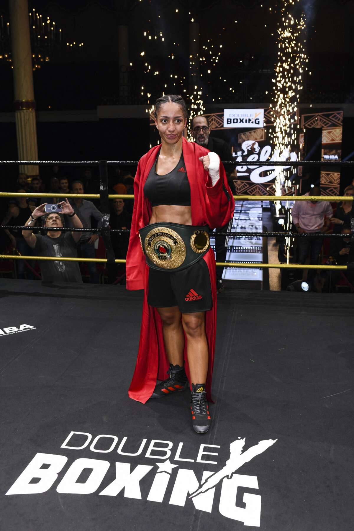 Photo : Combat d'Estelle Mossely contre la Malawite Anisha Basheel lors ...