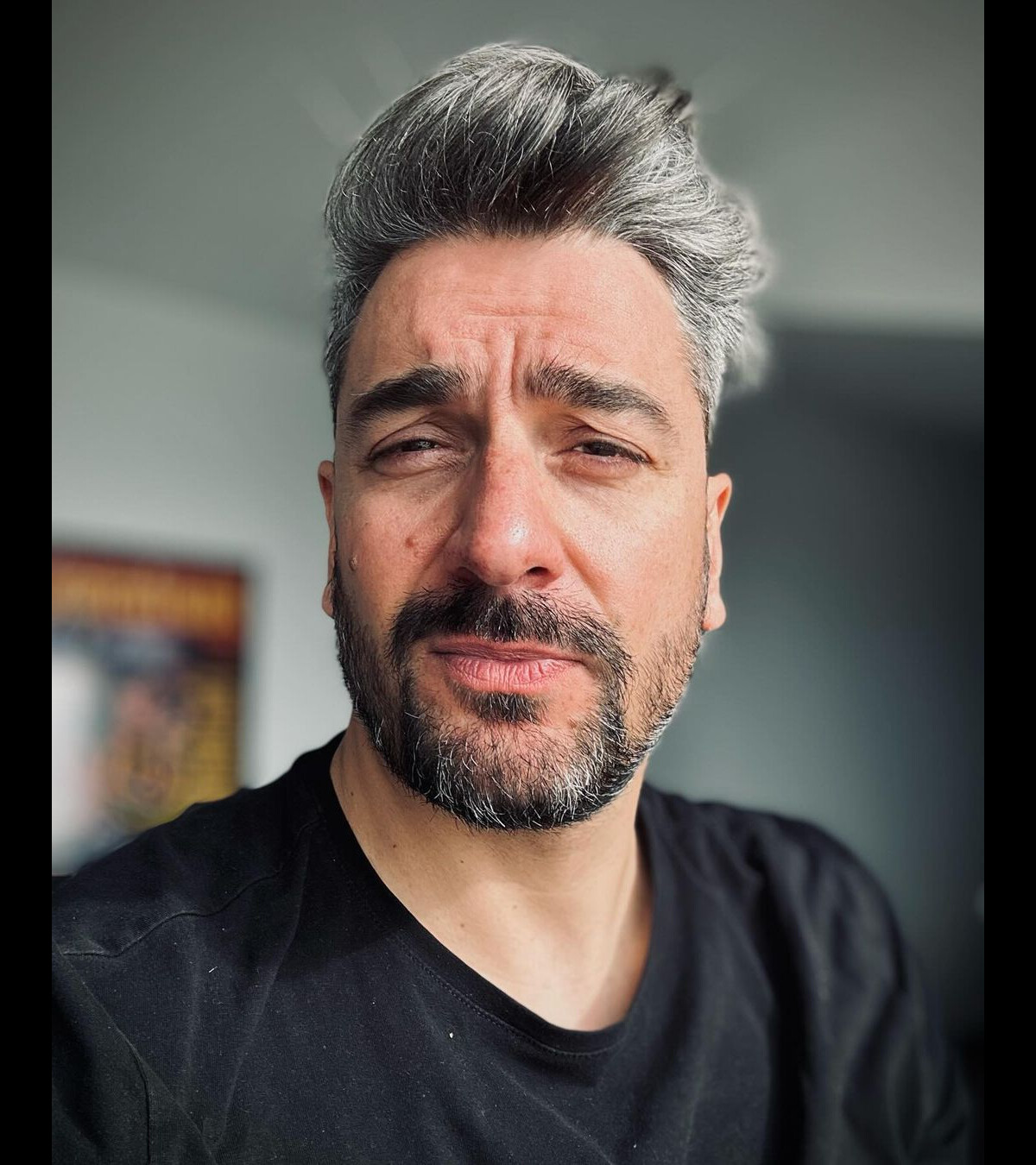 Photo : "Je sais que vous comprendrez. Je me ferai discrète dorénavant ...