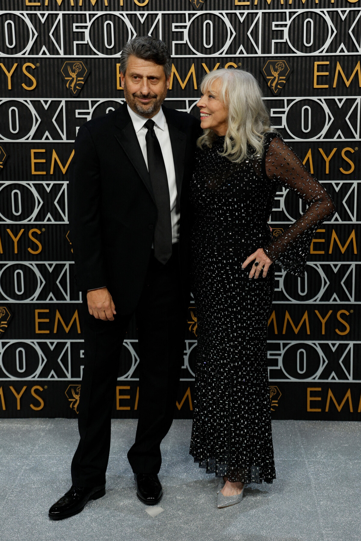 Photo : Brett Baer et Cathy Shambley - 75e cérémonie des Emmy Awards au ...