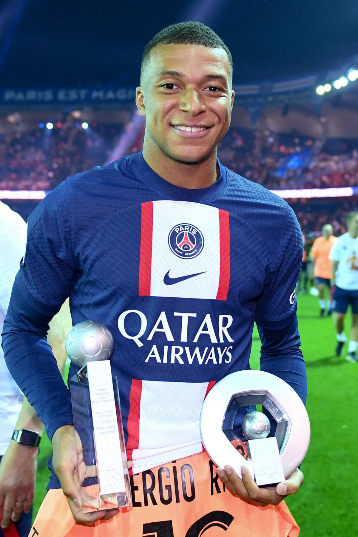 Photo : Info du 15 février 2024 - Kylian Mbappé a annoncé au PSG son départ cet été - Kylian ...