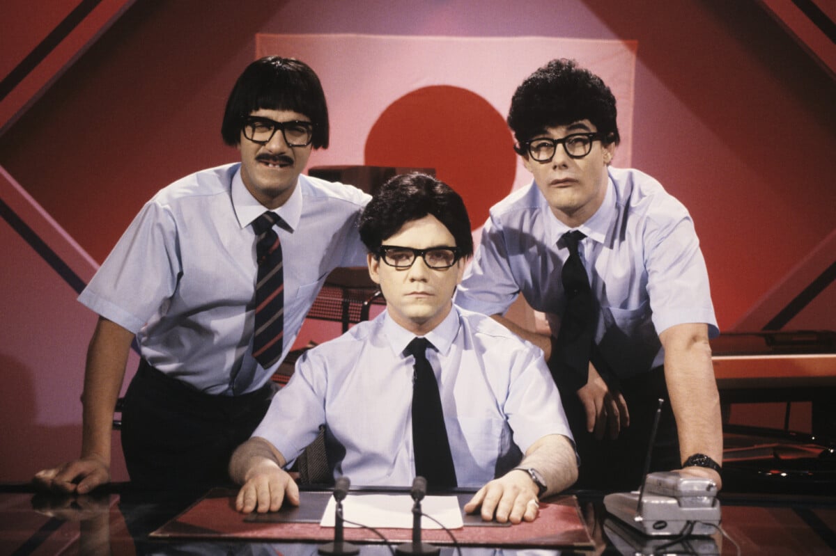 Photo : Archives - Les Inconnus - Pascal LEGITIMUS, Didier BOURDON assis et Bernard CAMPAN ...
