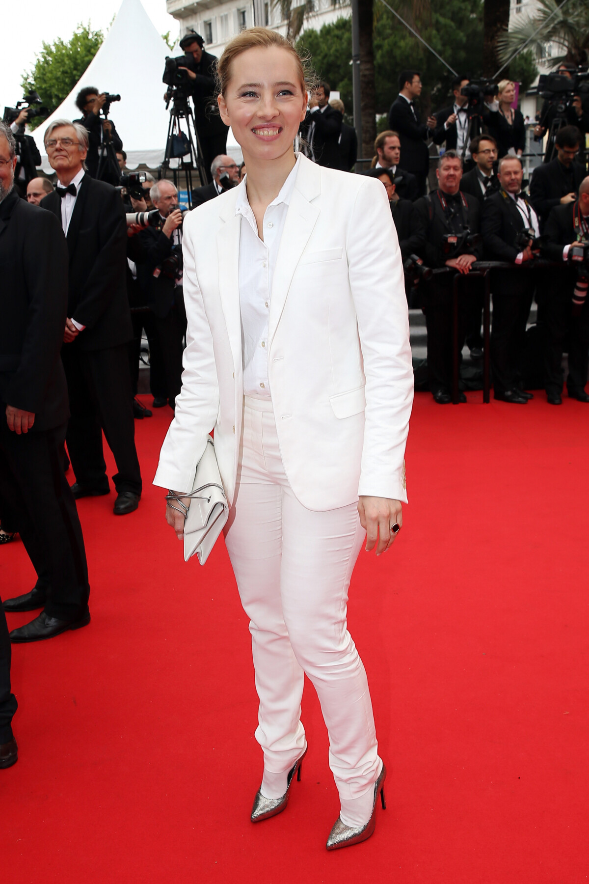 Photo : Isild Le Besco - Montée des marches du film "Jimmy's Hall" lors ...