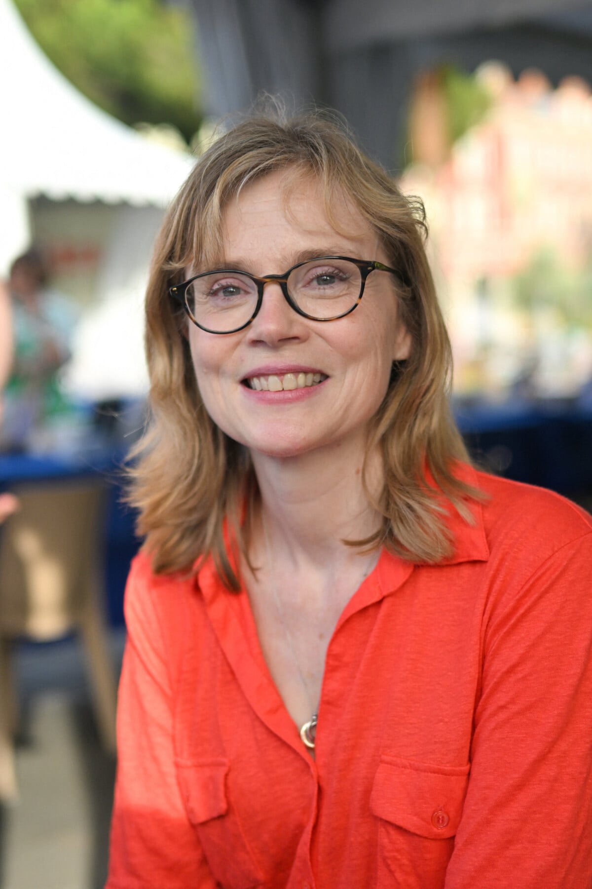Photo : Isabelle Carre au festival du Livre de Nice 2022 dans le Jardin ...
