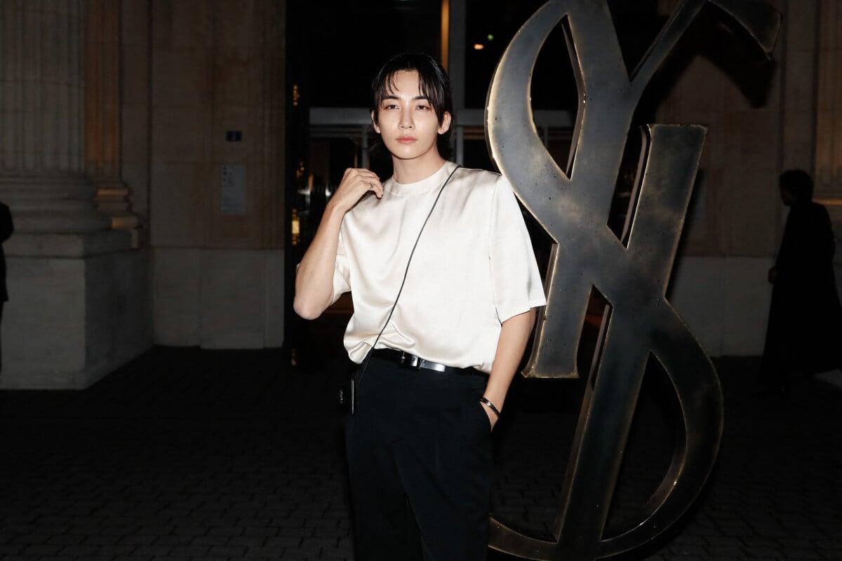 Photo : Yoon Jeonghan - Photocall du défilé de la collection Homme ...
